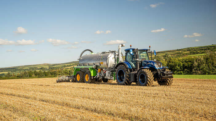LNG and Electric tractors take centre stage for New Holland Agriculture ...